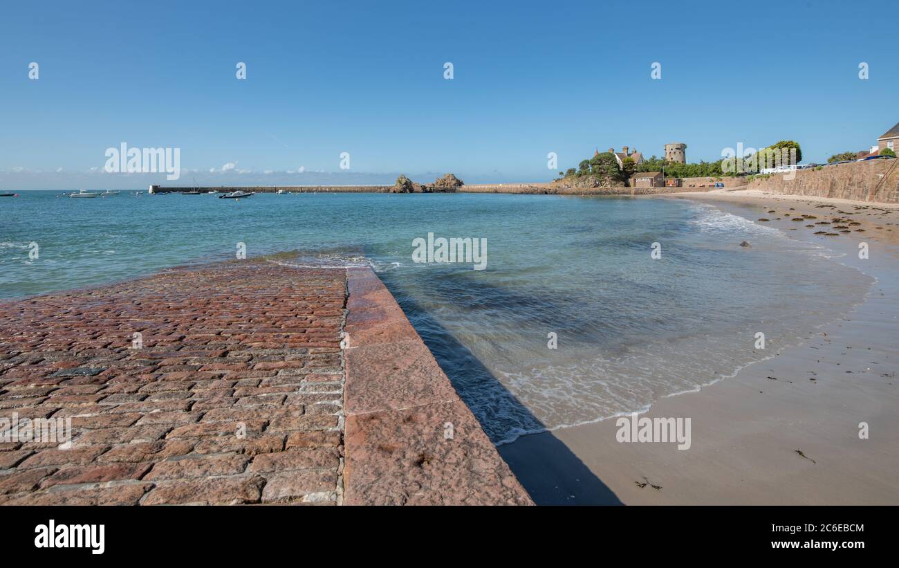 Harbour slipway beach hi-res stock photography and images - Alamy