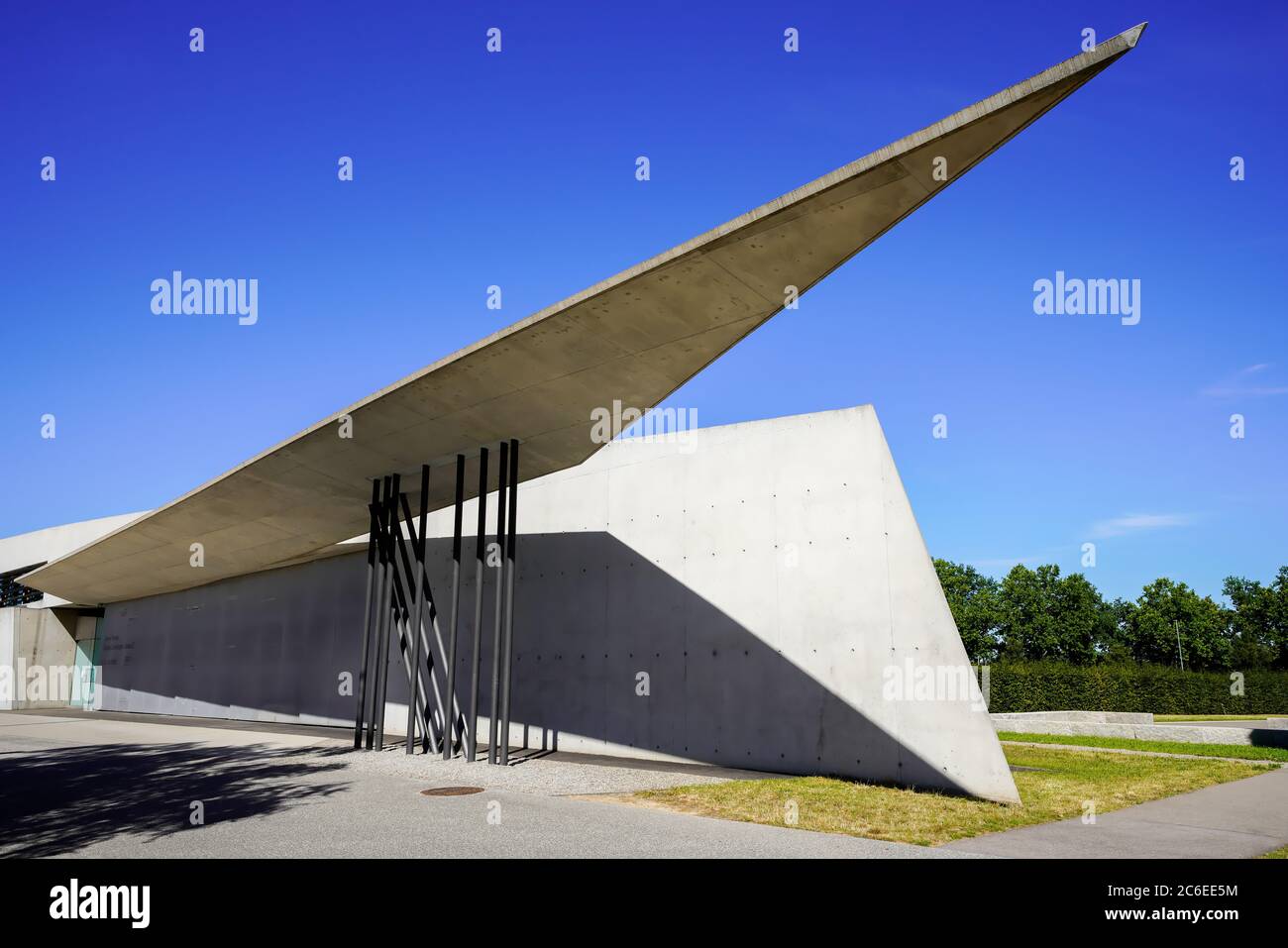 Fire Station by architect Zaha Hadid. Vitra Campus, Weil am Rhein ...