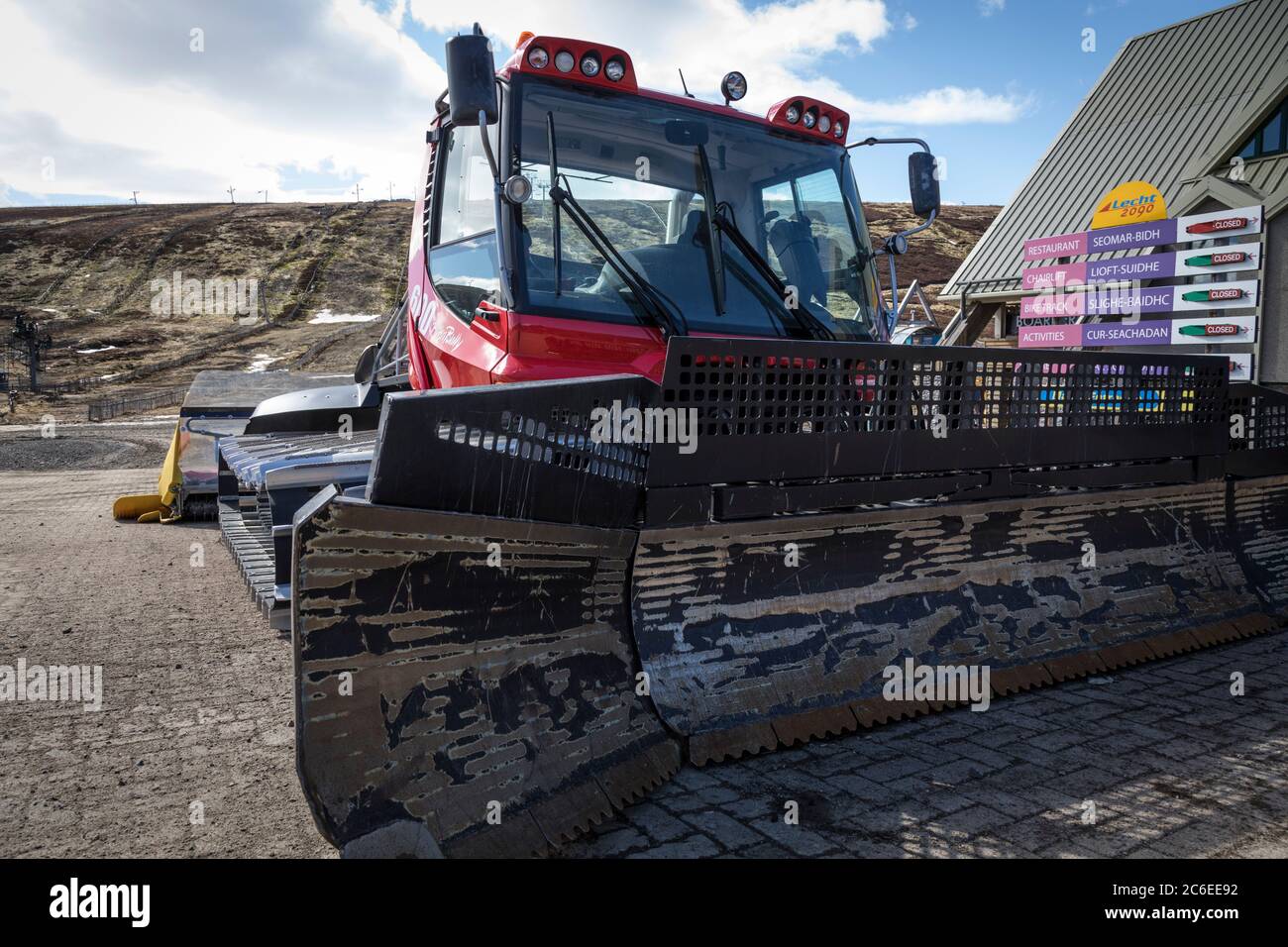 Piste basher hi-res stock photography and images - Alamy