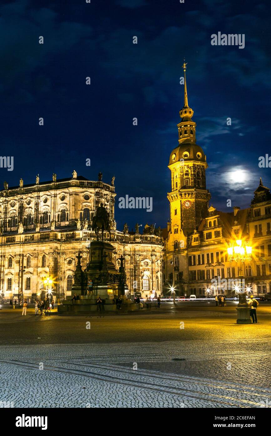 Night view of Dresden. Beautiful summer night Stock Photo - Alamy