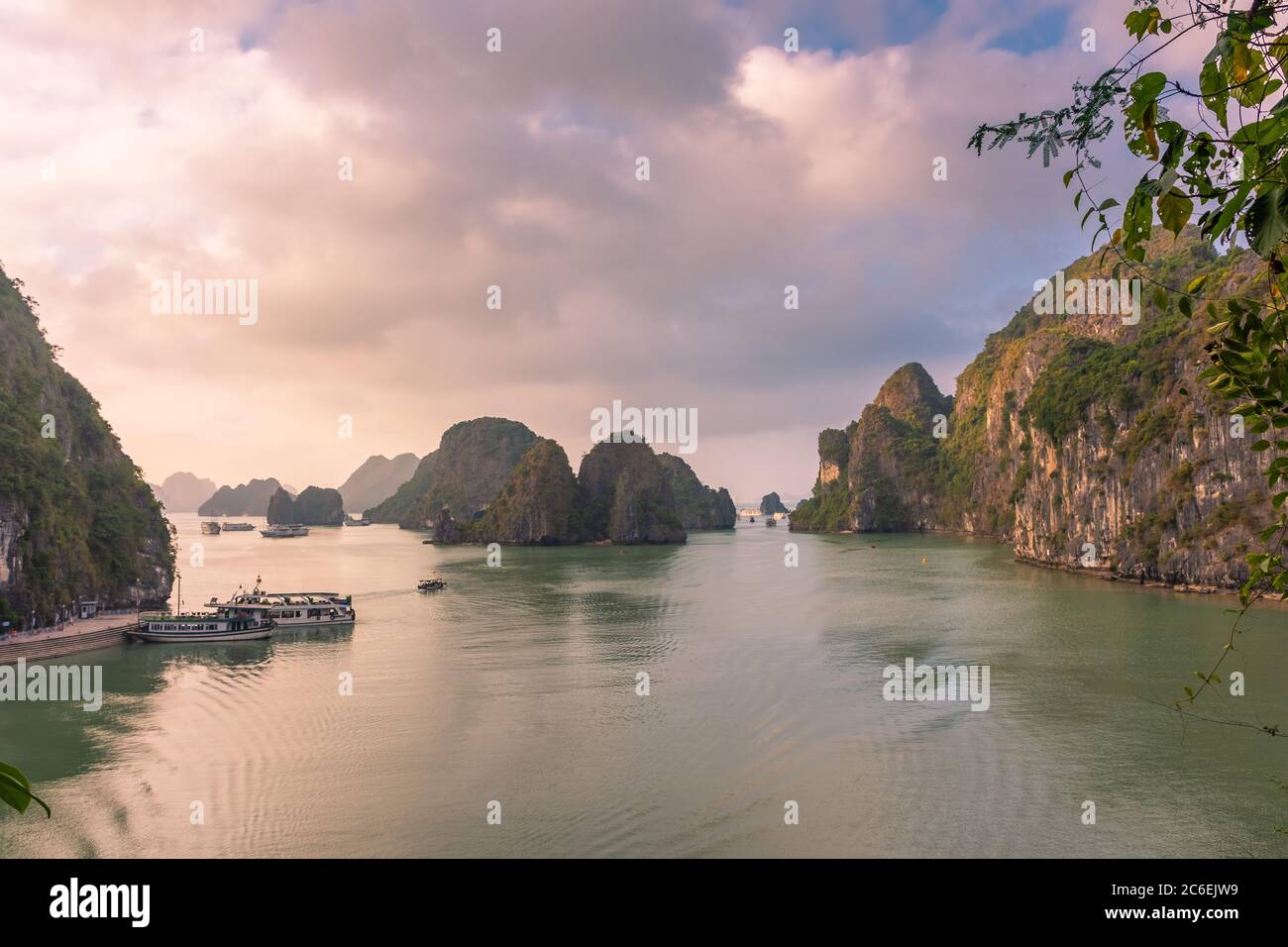Beautiful sunset over Ha Long Bay, Vietnam Stock Photo - Alamy