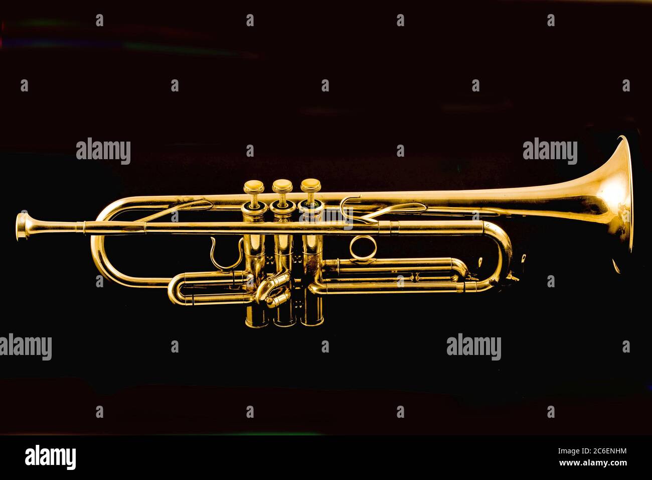 Gold trumpet hi-res stock photography and images - Alamy