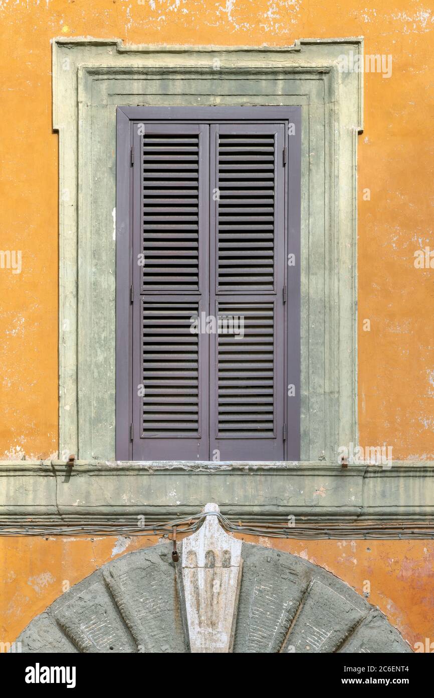 Shuttered shutters shutter hi-res stock photography and images - Alamy