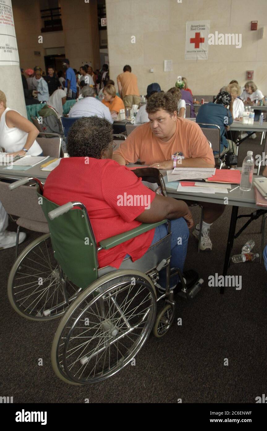 Disaster relief volunteers hi-res stock photography and images - Alamy