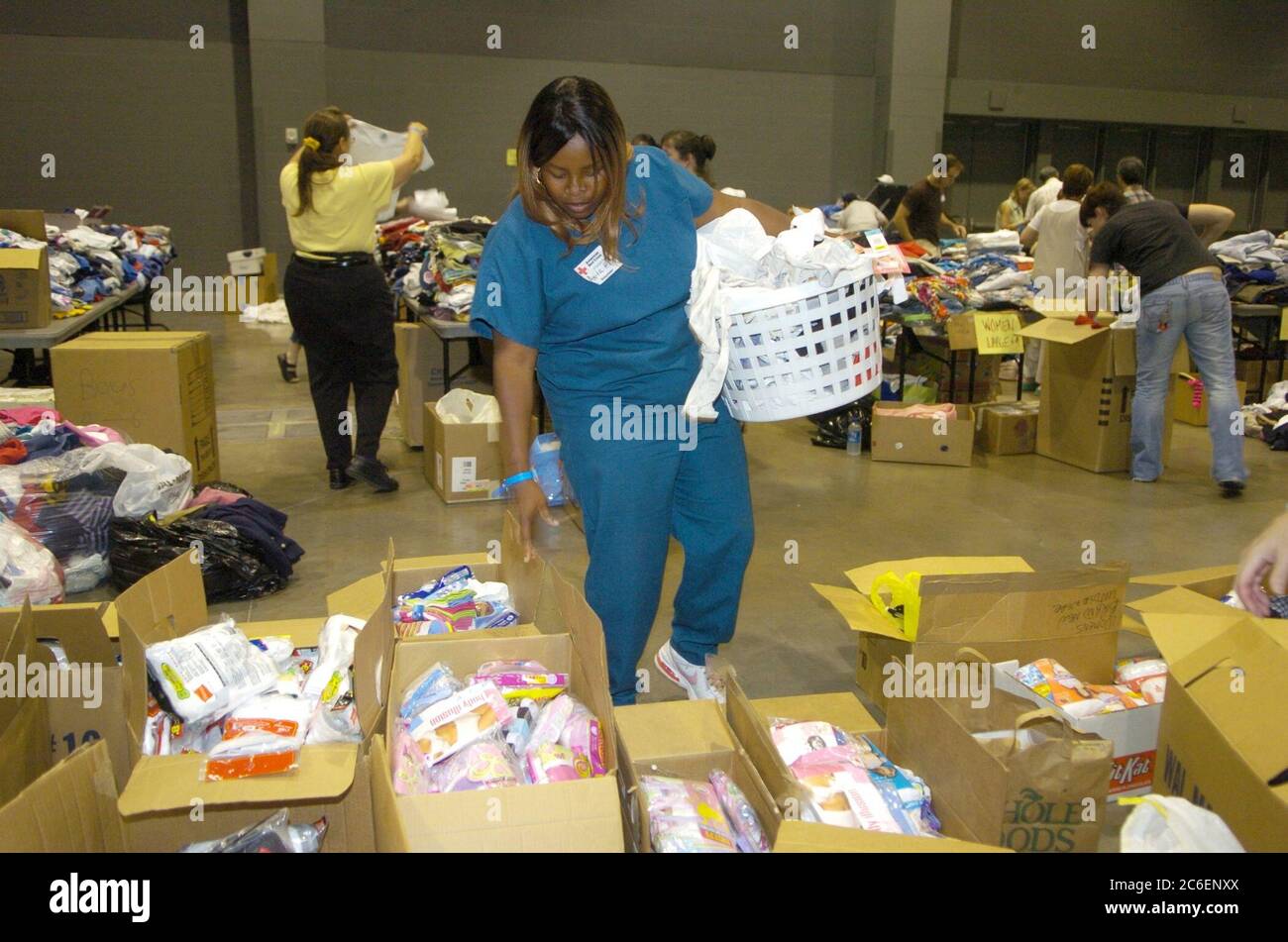Hurricane katrina relief workers hi-res stock photography and images ...