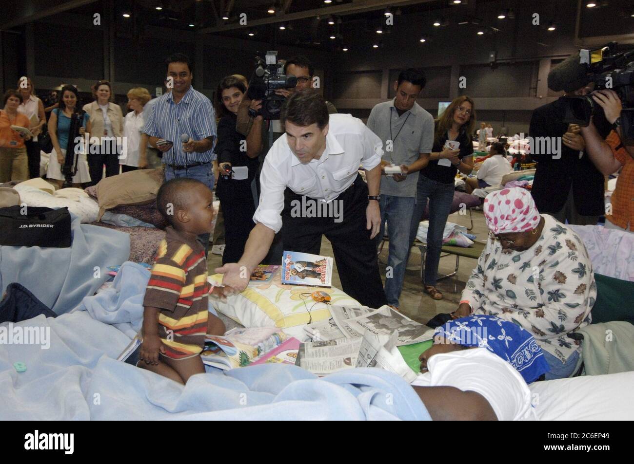 Refugee disaster hi-res stock photography and images - Alamy