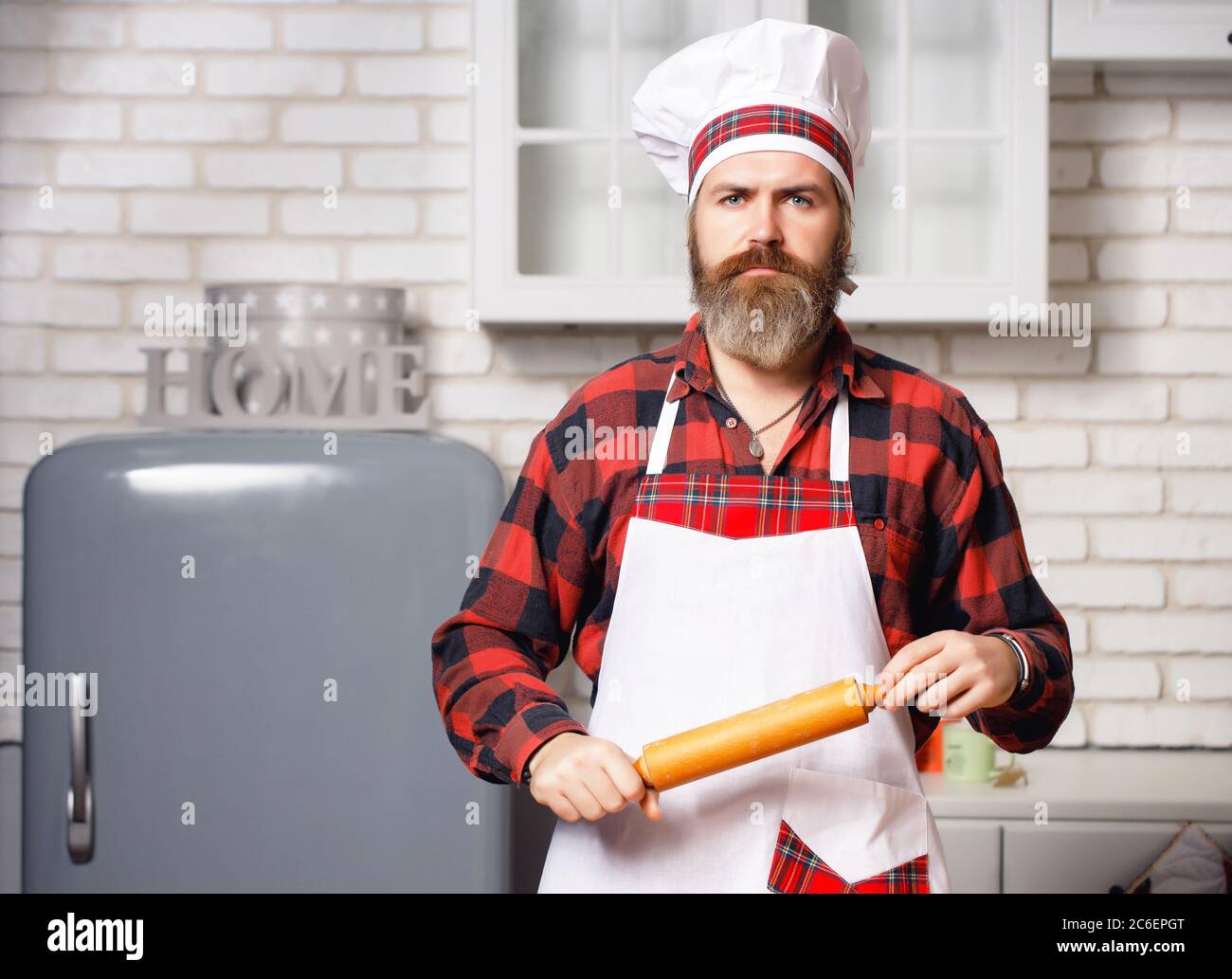 Hands on face pose hi-res stock photography and images - Alamy