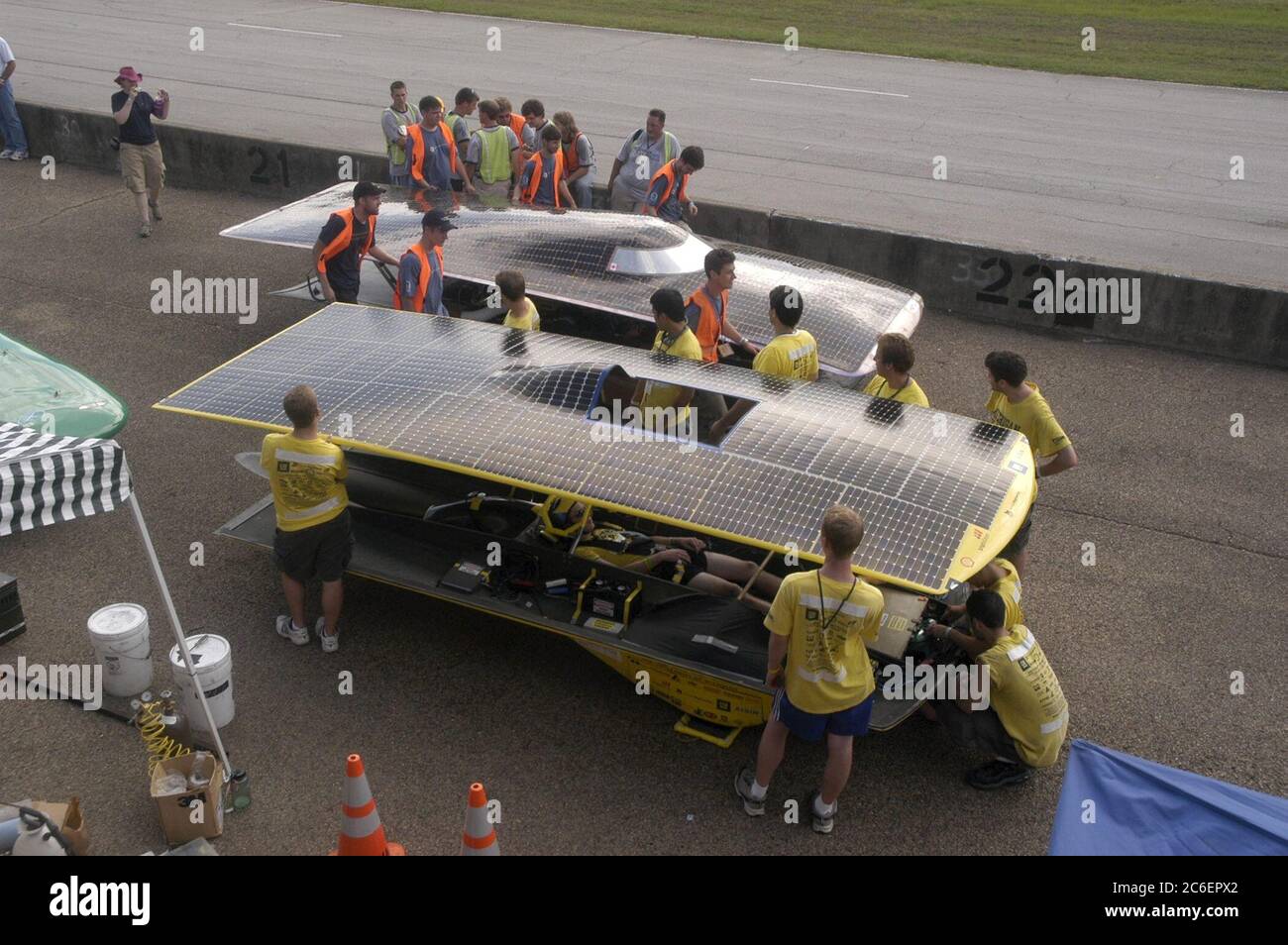 College Station, Texas USA, July 15, 2005: Teams prepare their vehicles ...