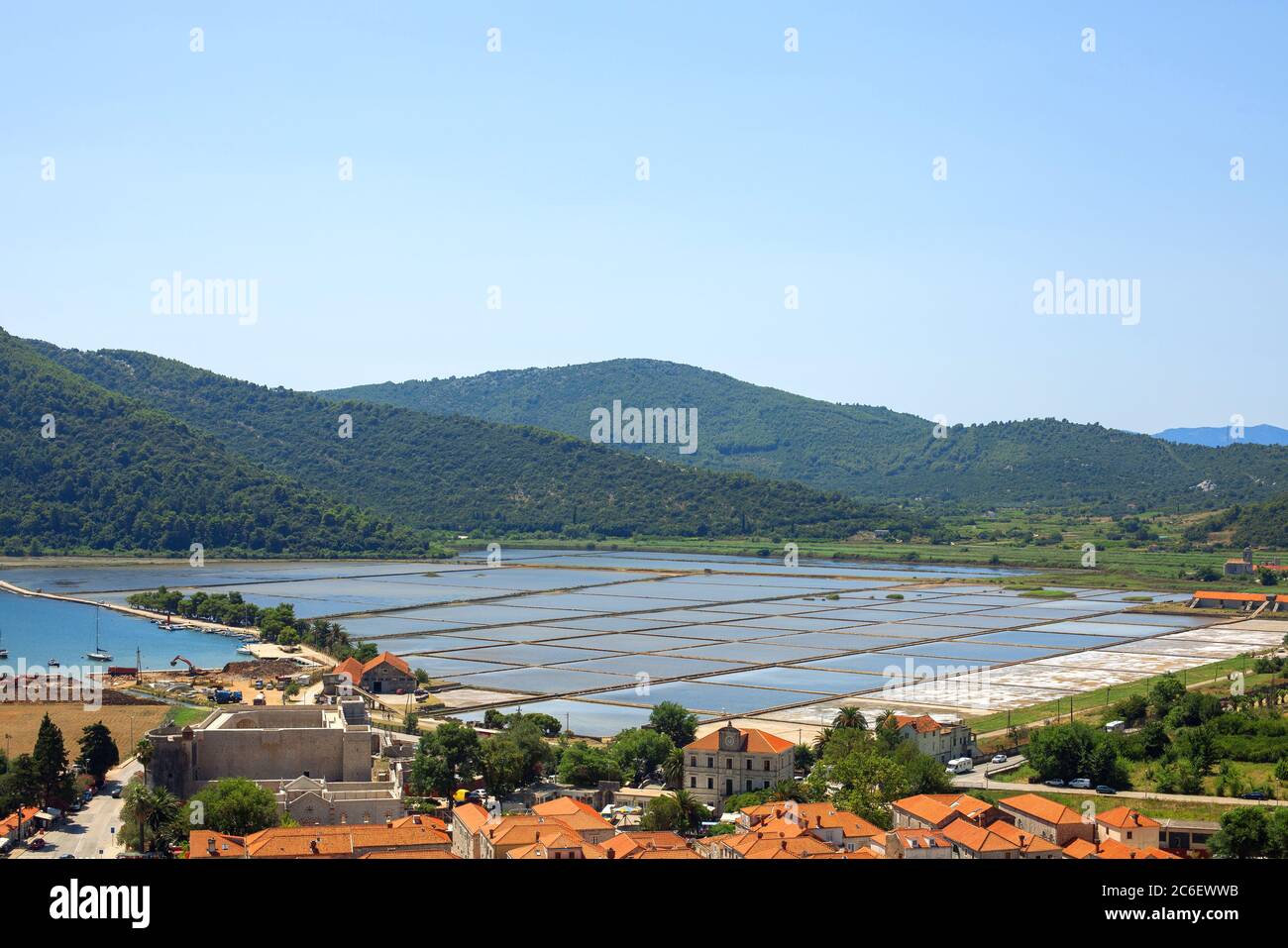 Slat pans hi-res stock photography and images - Alamy