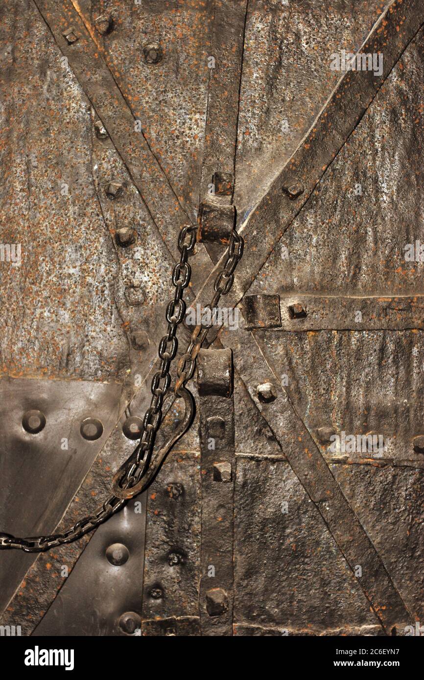 Medieval shackles hi-res stock photography and images - Alamy