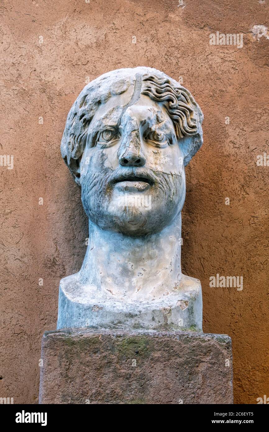 Faces of italy hi-res stock photography and images - Alamy