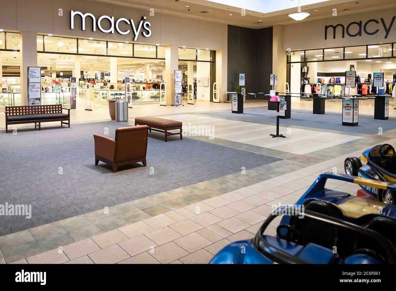 First Strip Mall High Resolution Stock Photography and Images - Alamy