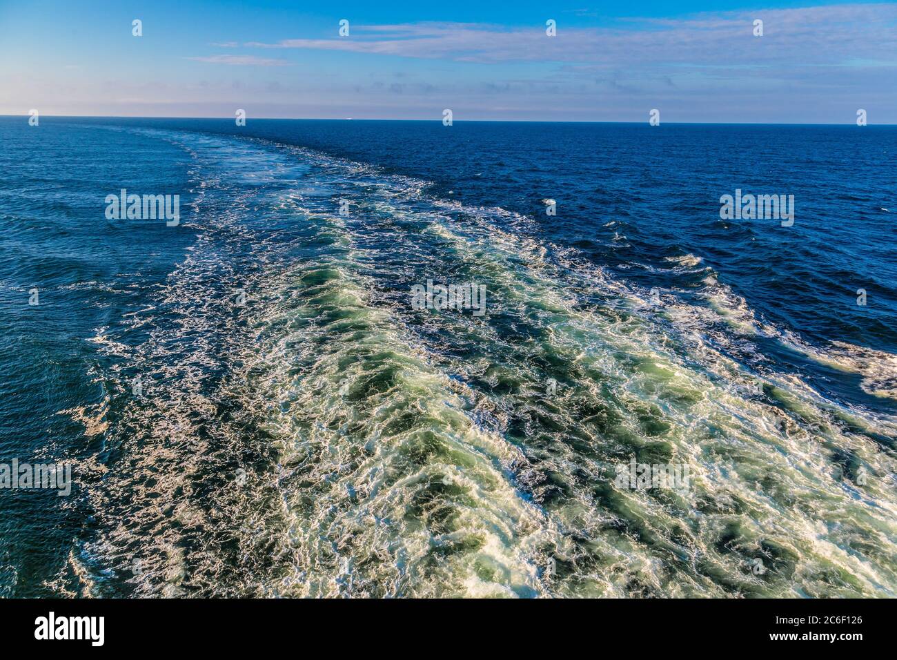 Waves from engine ship hi-res stock photography and images - Alamy