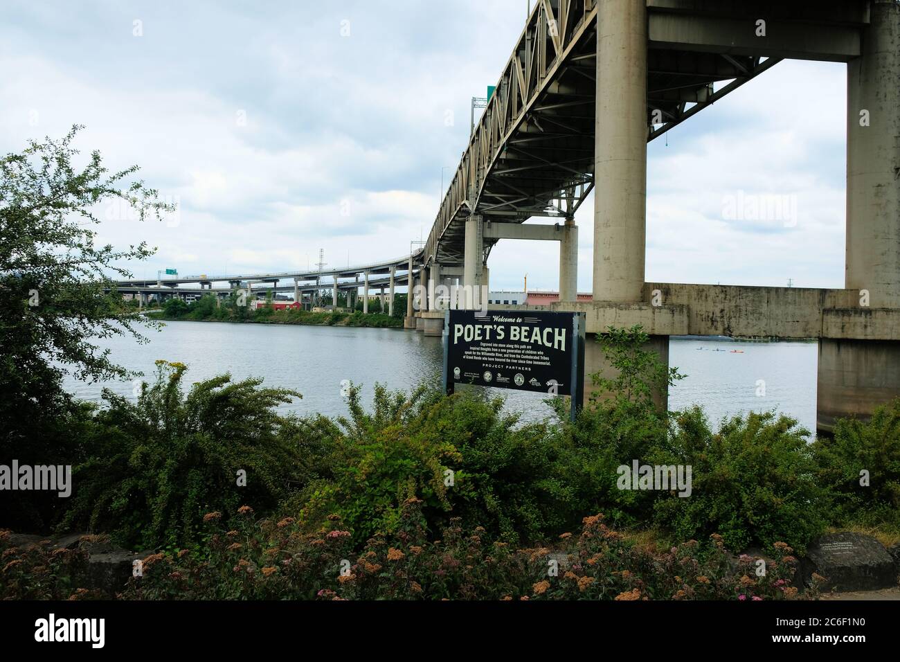 Marquam bridge hi-res stock photography and images - Alamy