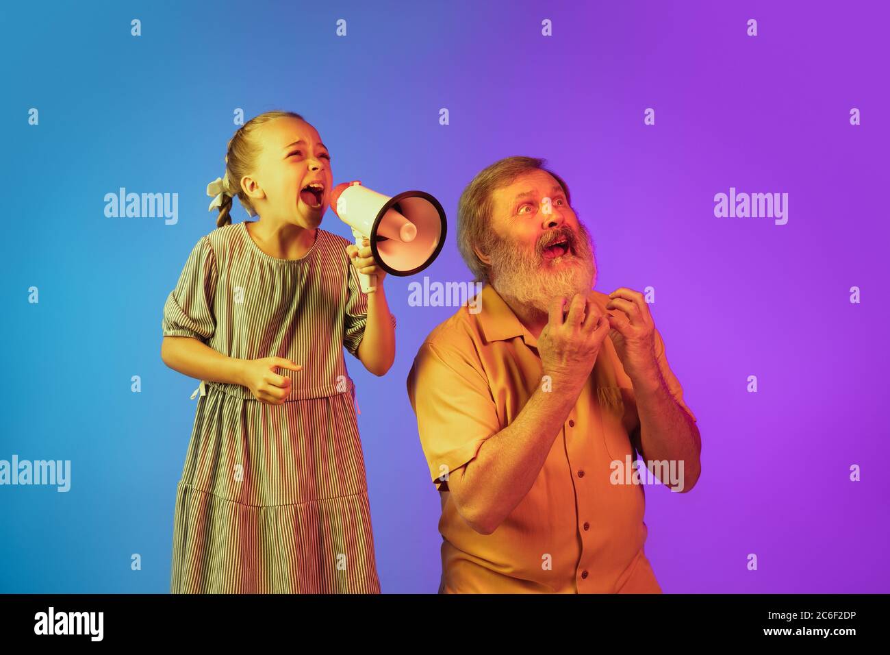 Megaphone singer hi-res stock photography and images - Alamy