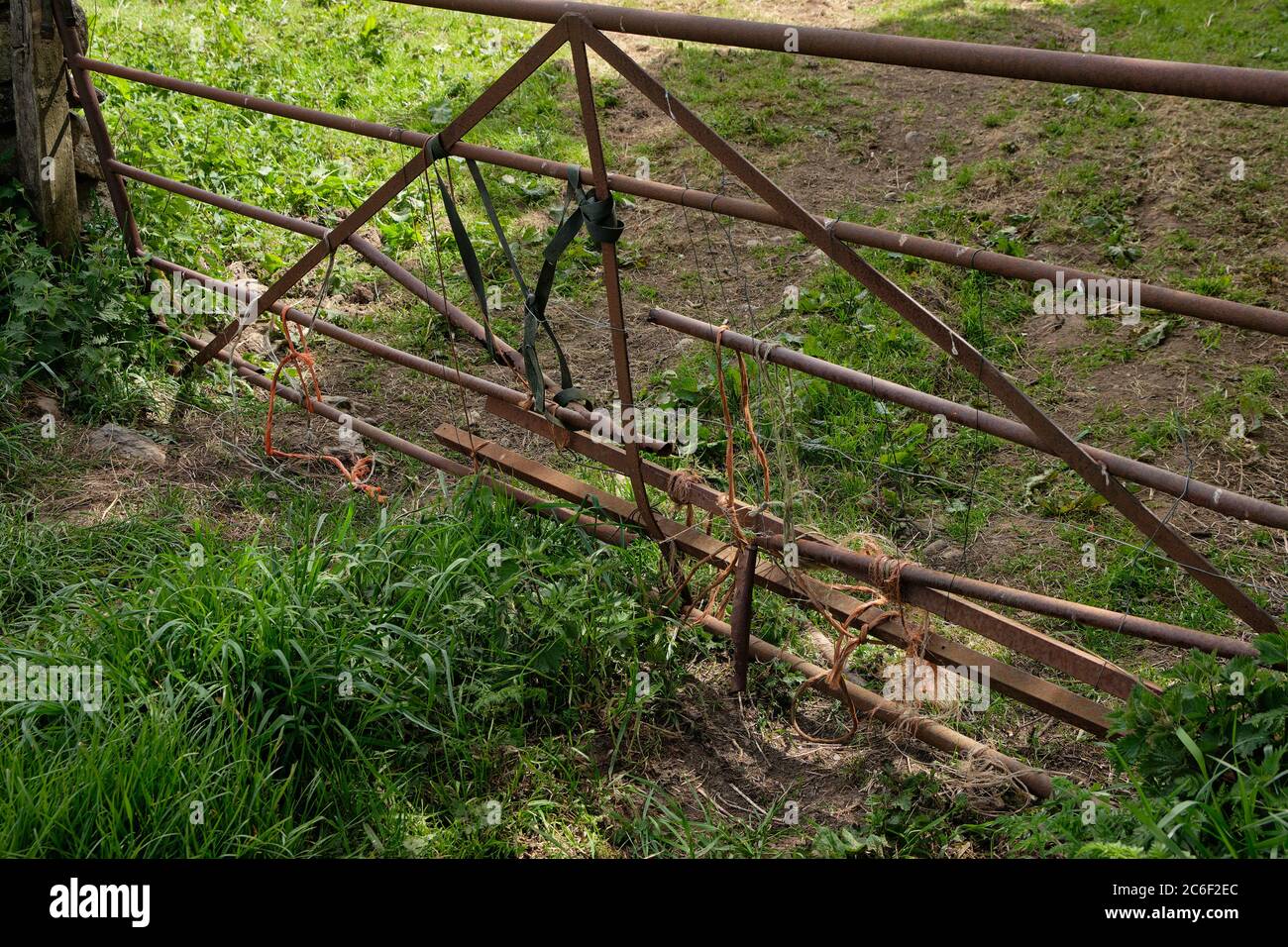 Broken Gate High Resolution Stock Photography and Images - Alamy