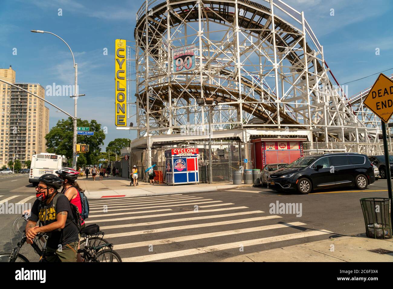 The cyclone roller coaster at coney island hi-res stock photography and ...