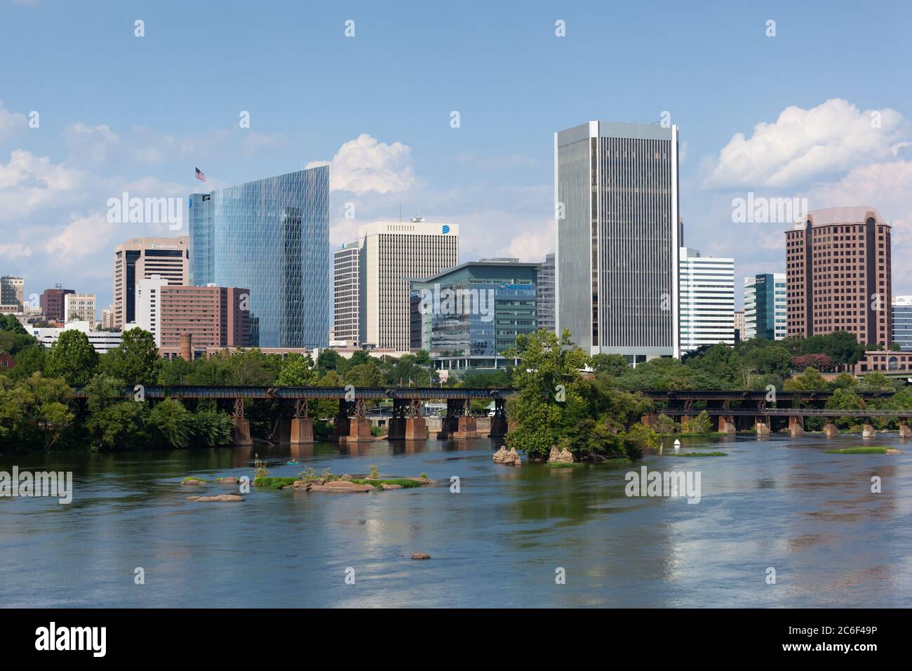 James river water city skyline hi-res stock photography and images - Alamy
