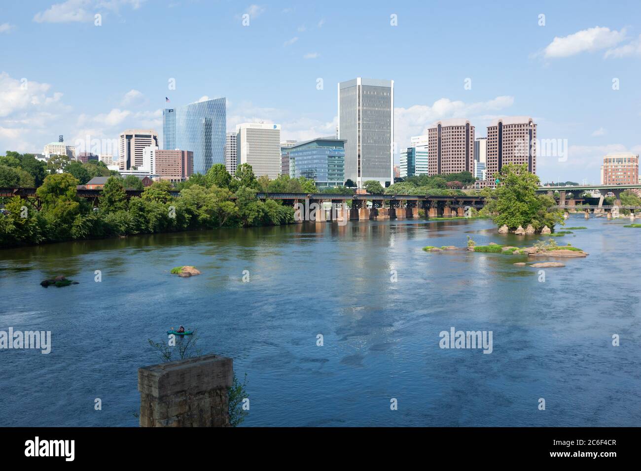 Richmond james river city skyline hi-res stock photography and images ...