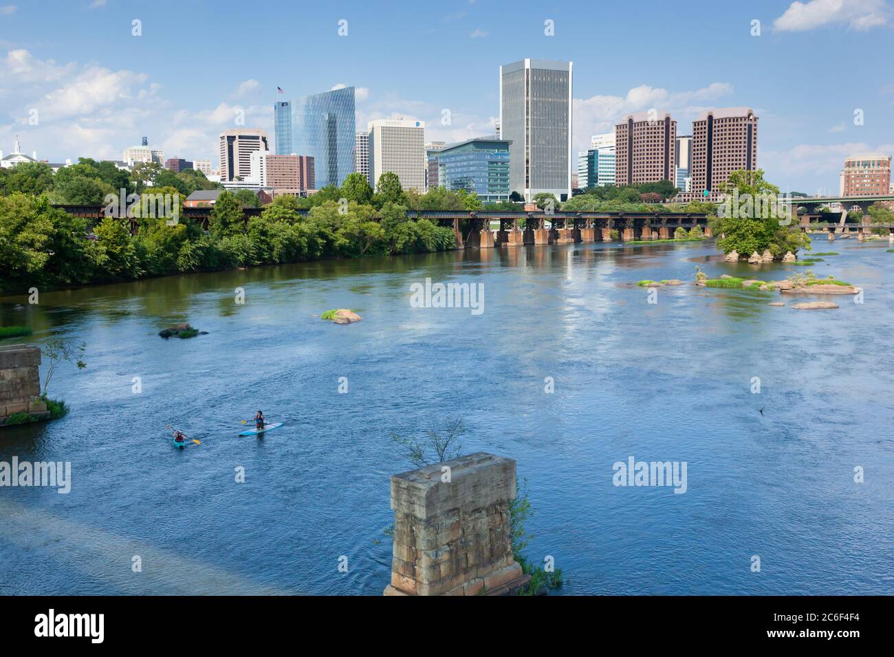 James river water city skyline hi-res stock photography and images - Alamy