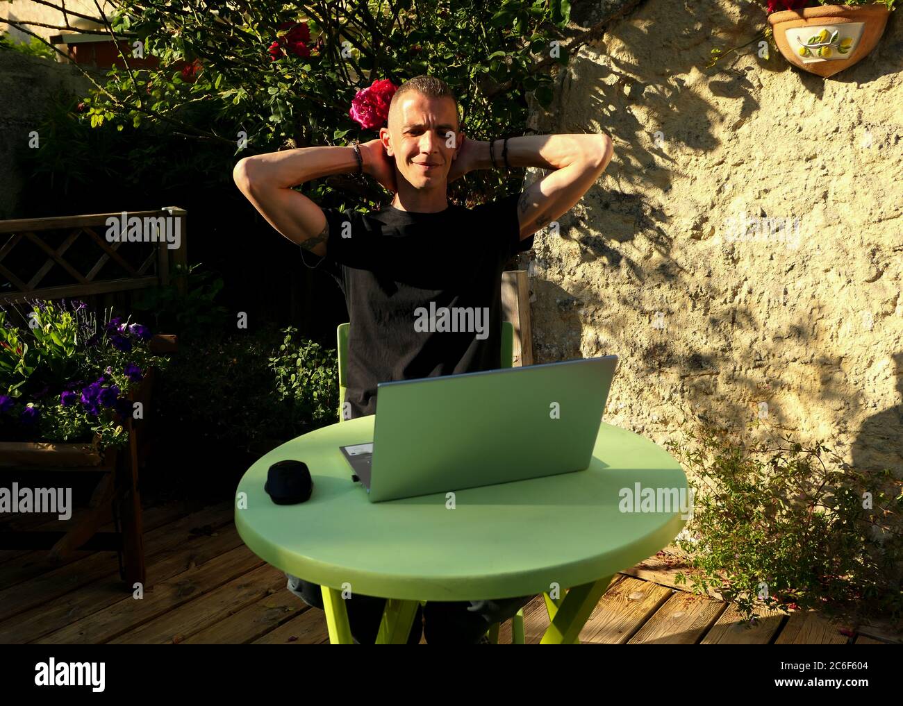 Telecommuting work hi-res stock photography and images - Alamy