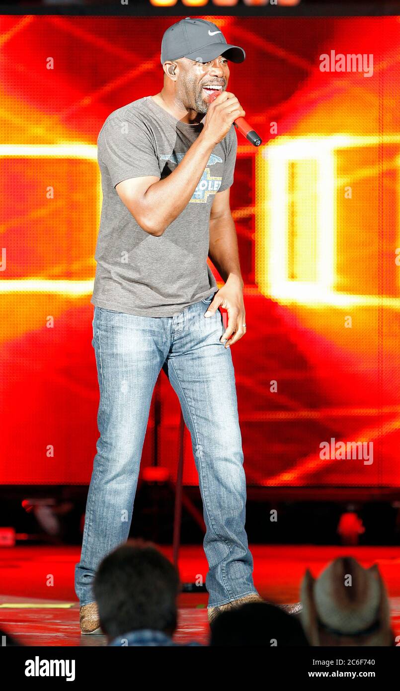 Darius Rucker performs at the Cruzan Amphitheater in West Palm Beach ...