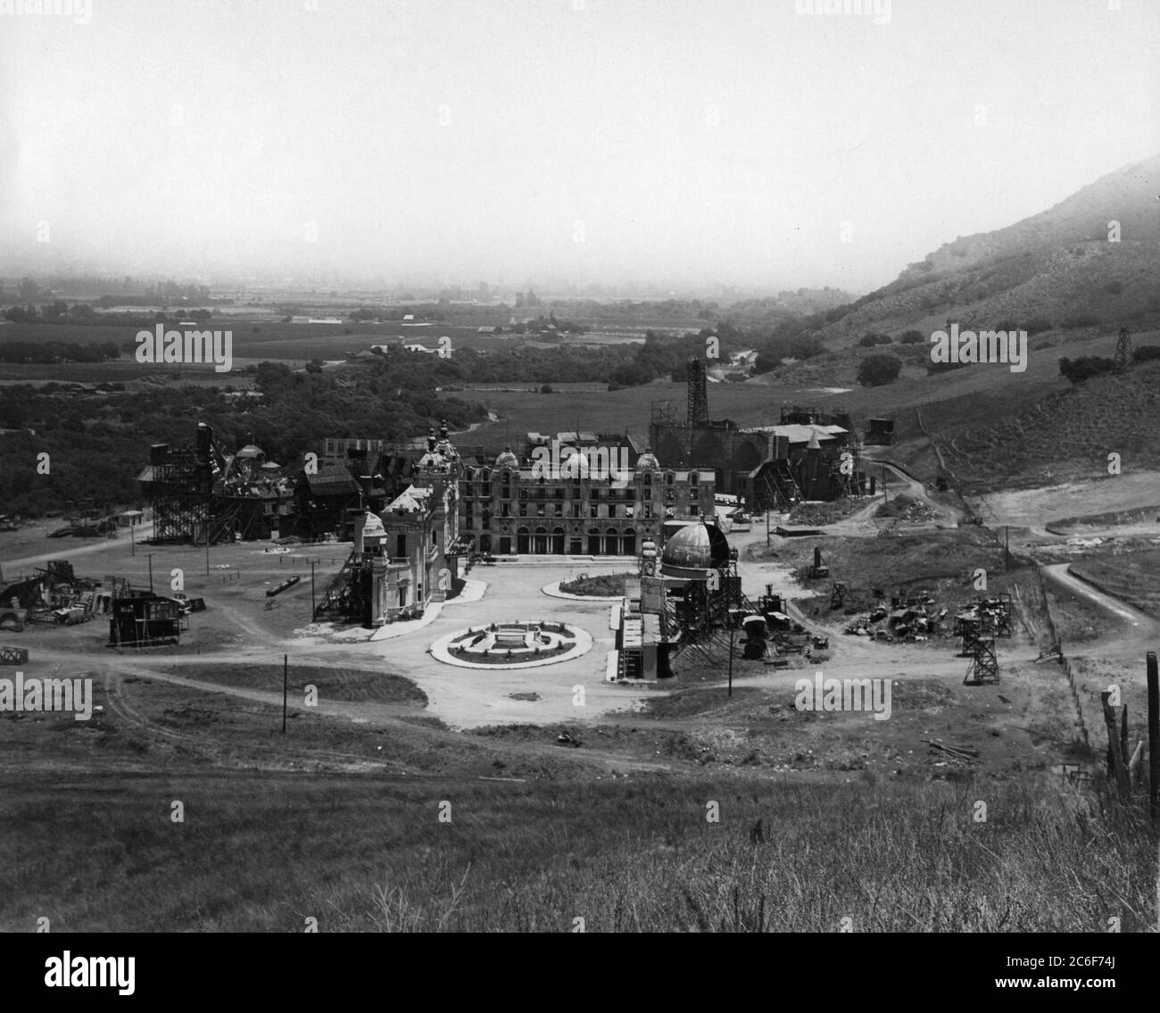 Construction of the Monte Carlo set at Universal Studios for FOOLISH ...