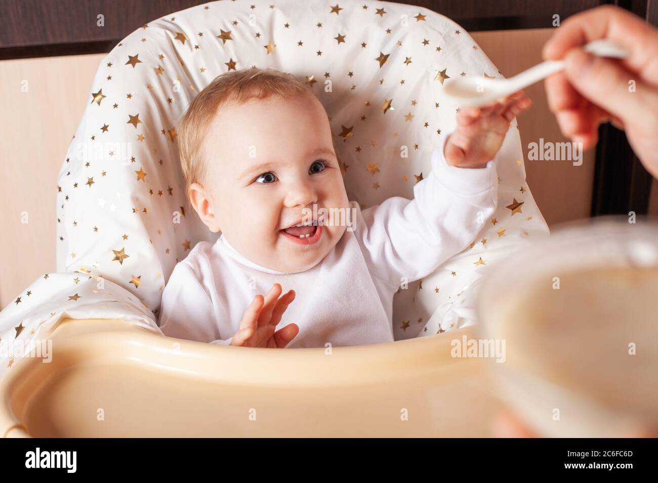 kids eating healthy food in kindergarten or at home Stock Photo - Alamy