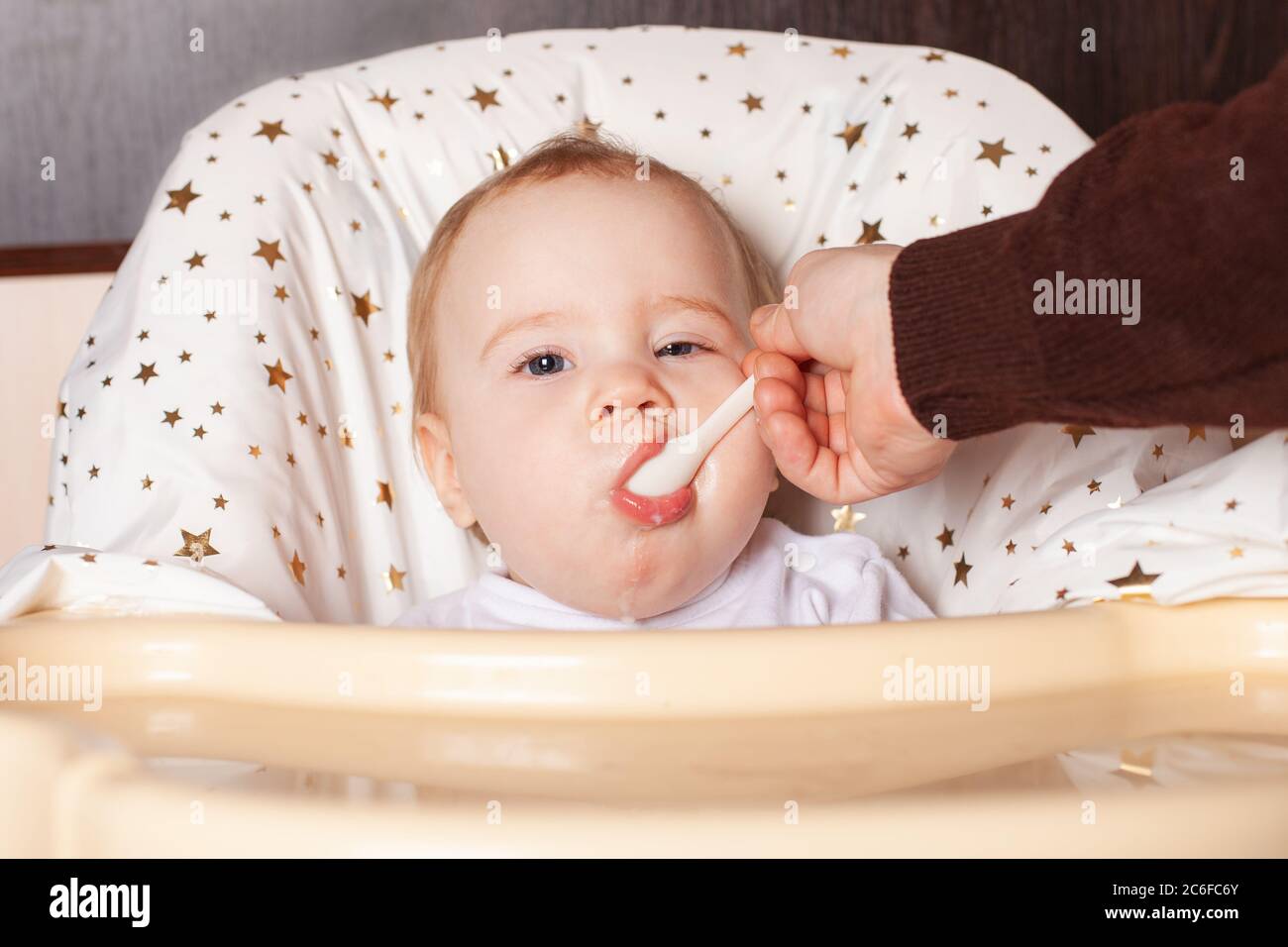 kids eating healthy food in kindergarten or at home Stock Photo - Alamy