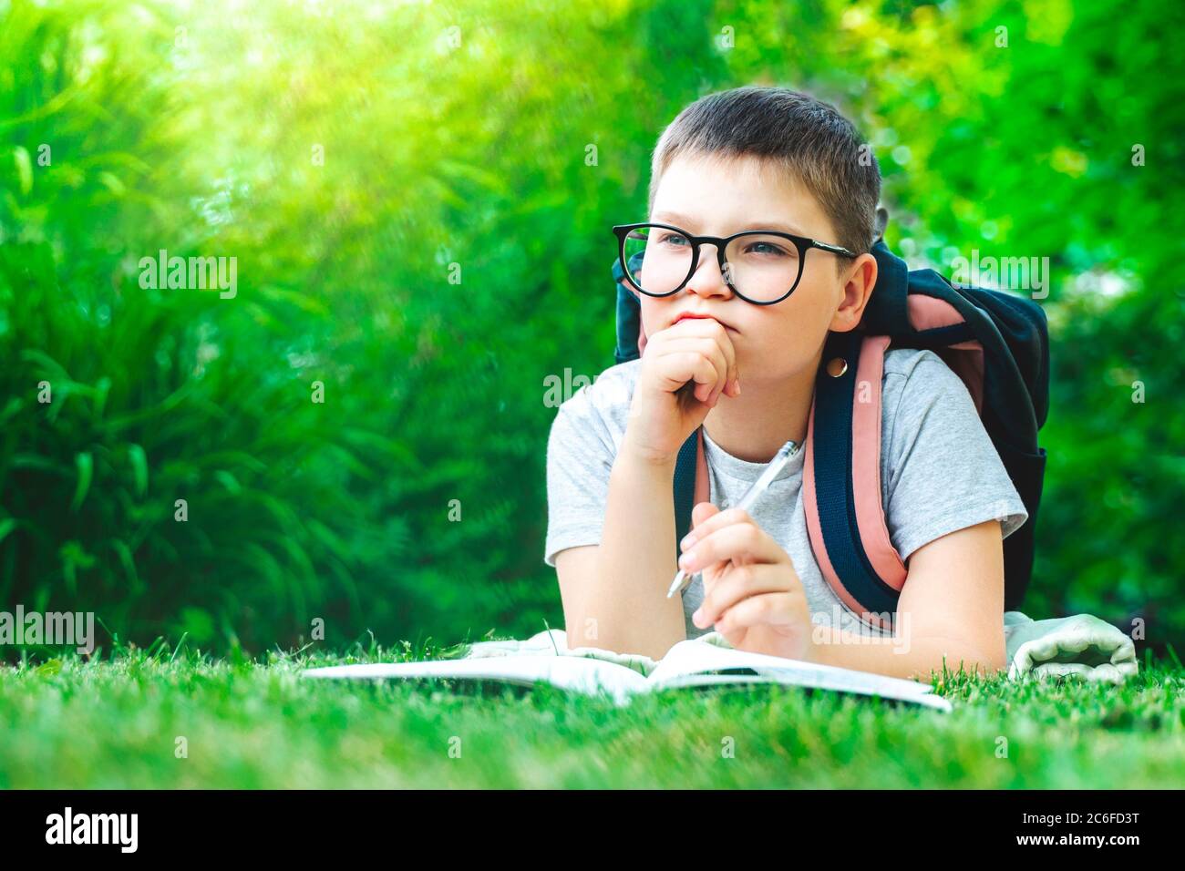 Kid thinking doubt hi-res stock photography and images - Alamy