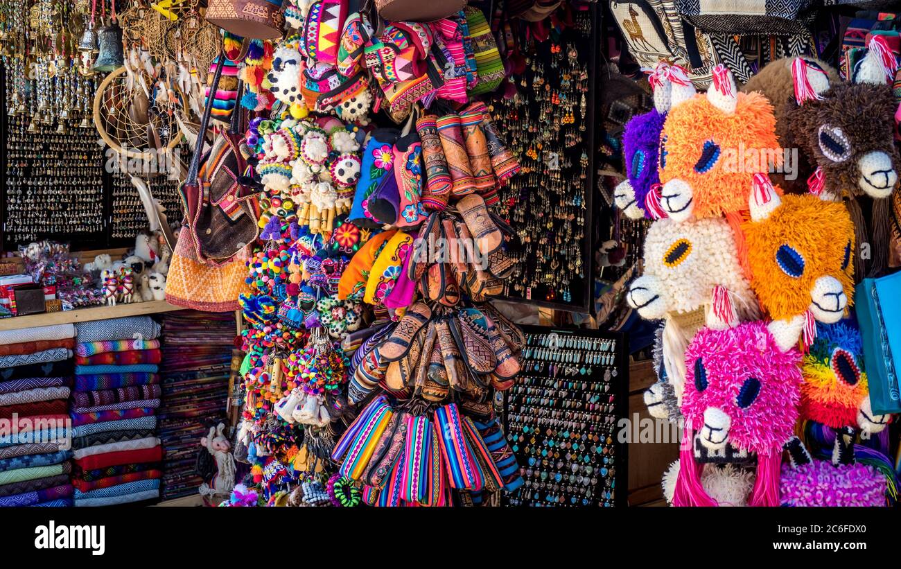 colorful souvenirs on a peruvian market Stock Photo - Alamy