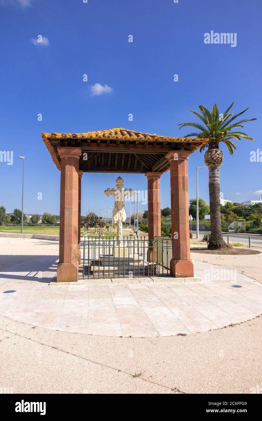 The Cross Of Portugal (Cruz de Portugal), In Silves PortugalCruz de ...