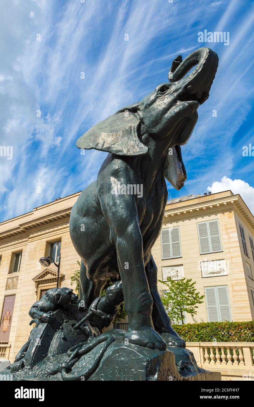 Elephant statue in front of museum D'Orsay in Paris, France Stock Photo ...