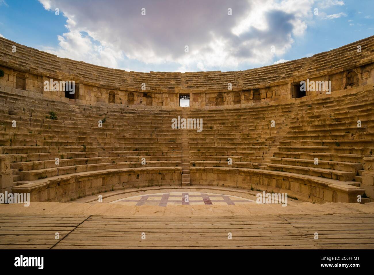 Jerash amphitheatre amphitheater jordan hi-res stock photography and ...