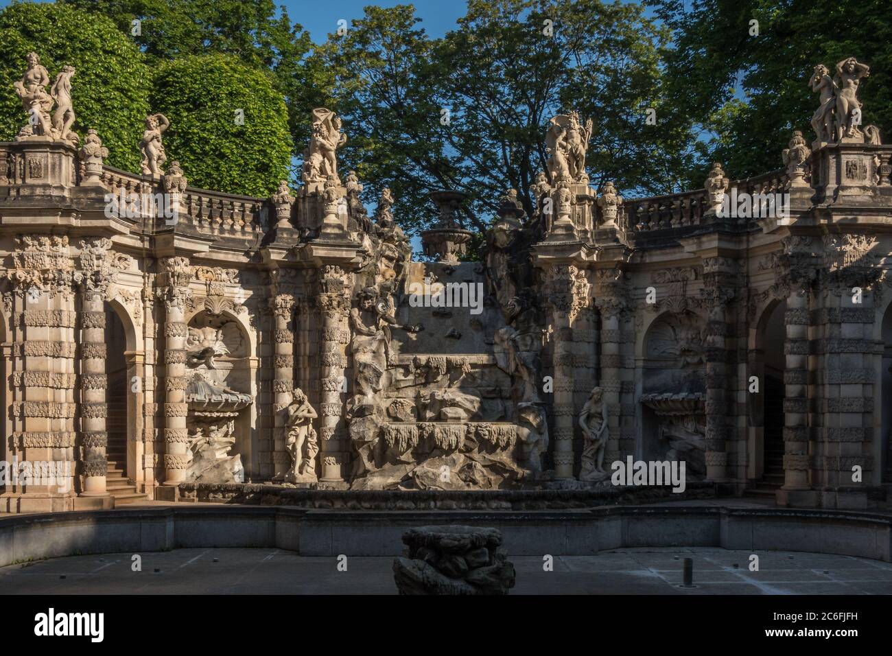 The Nymph's Bath at the Dresdner Zwinger lies hidden in the ...