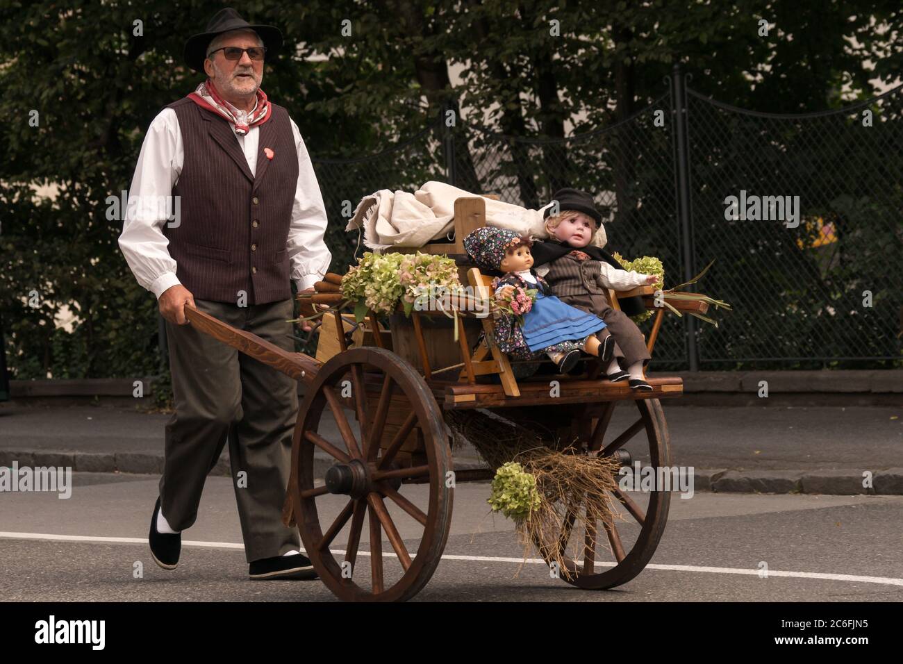Man puppet hi-res stock photography and images - Alamy