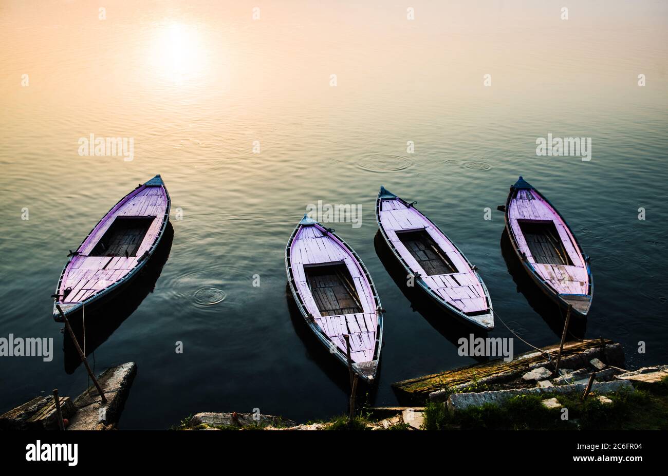 Wood boats india hi-res stock photography and images - Alamy
