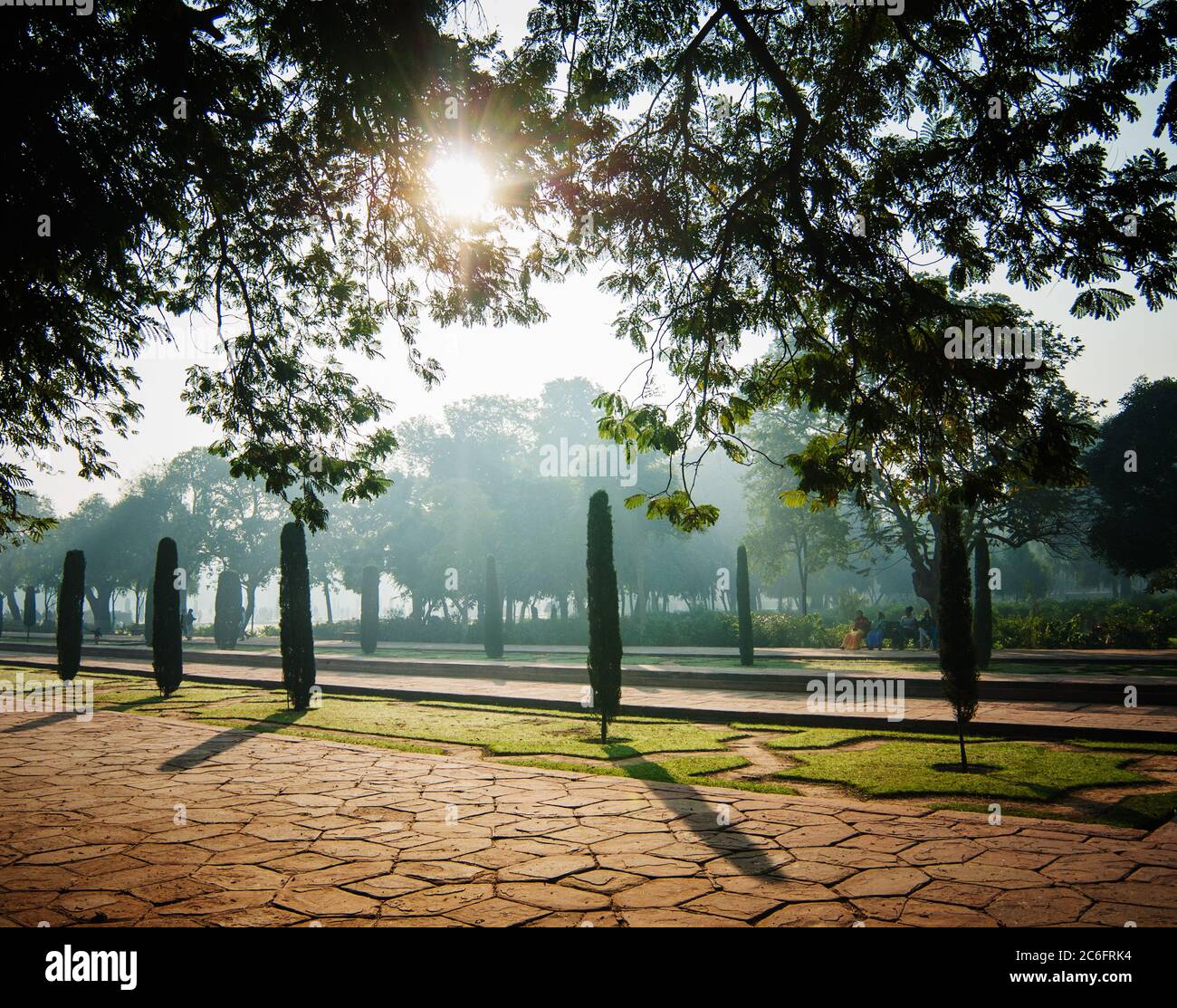 Pathway to Taj Mahal, Agra, India Stock Photo - Alamy