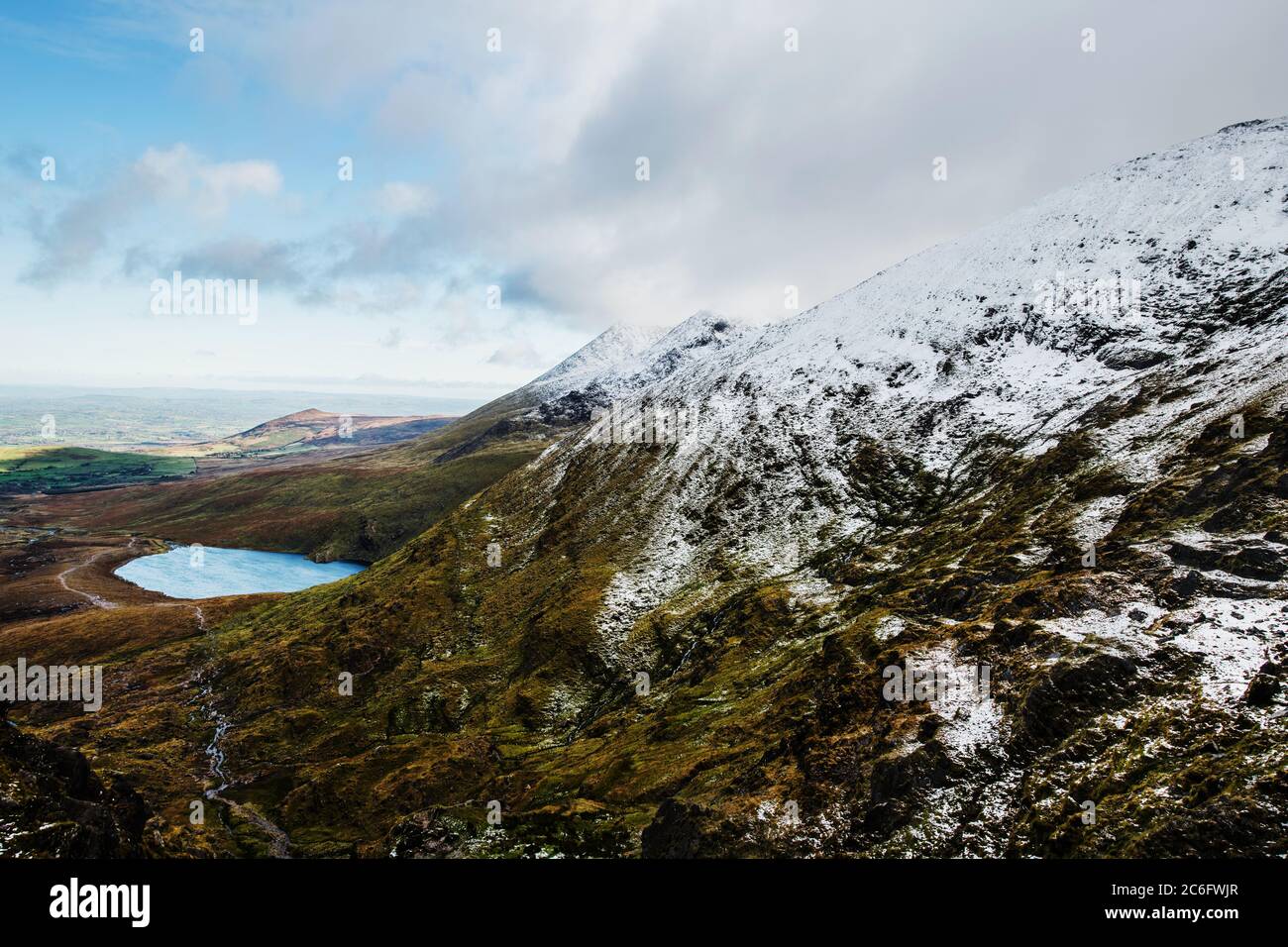 View from Carrauntoohil mountain of the MacGillycuddy's Reeks mountain ...