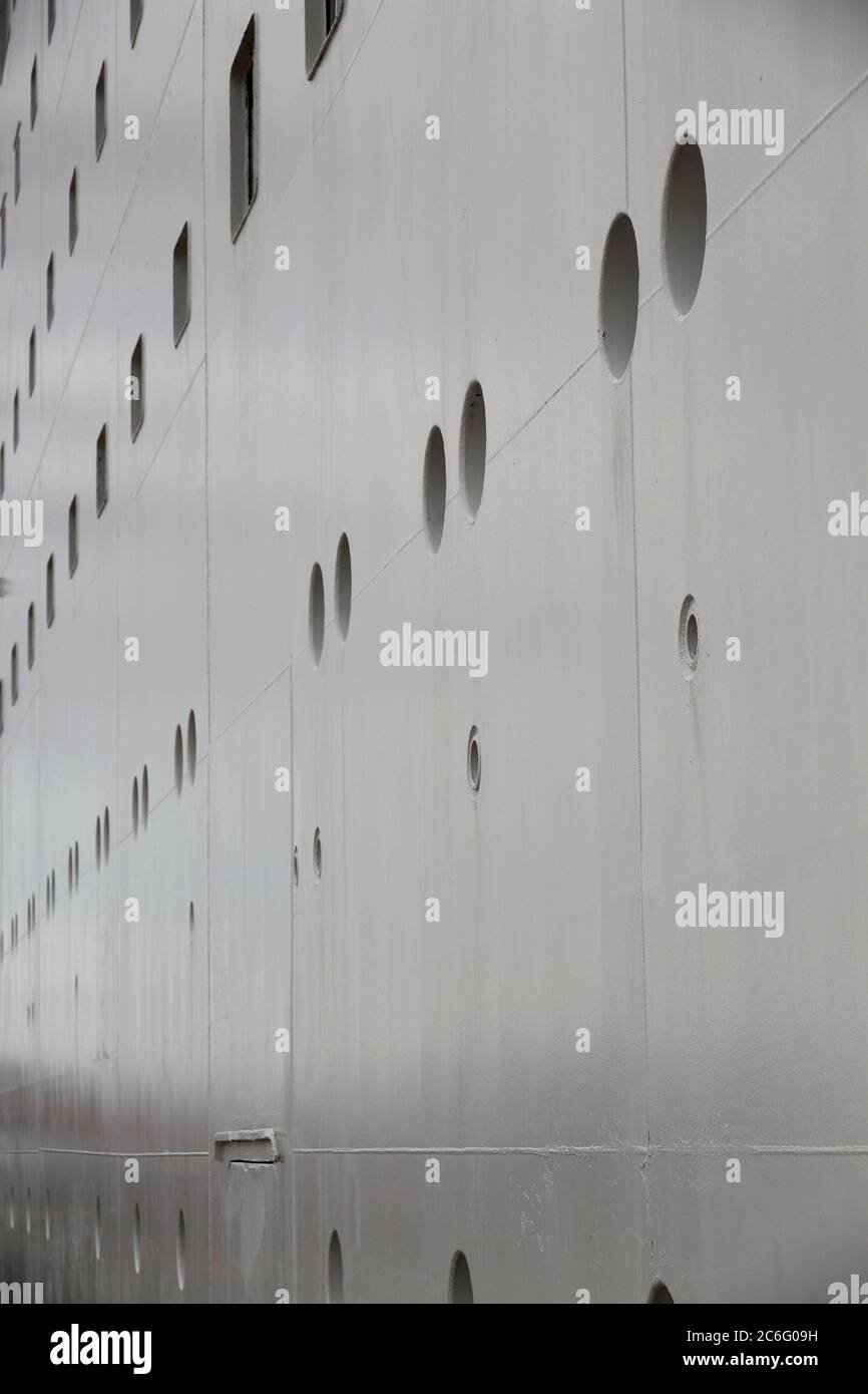 Titanic side view hi-res stock photography and images - Alamy