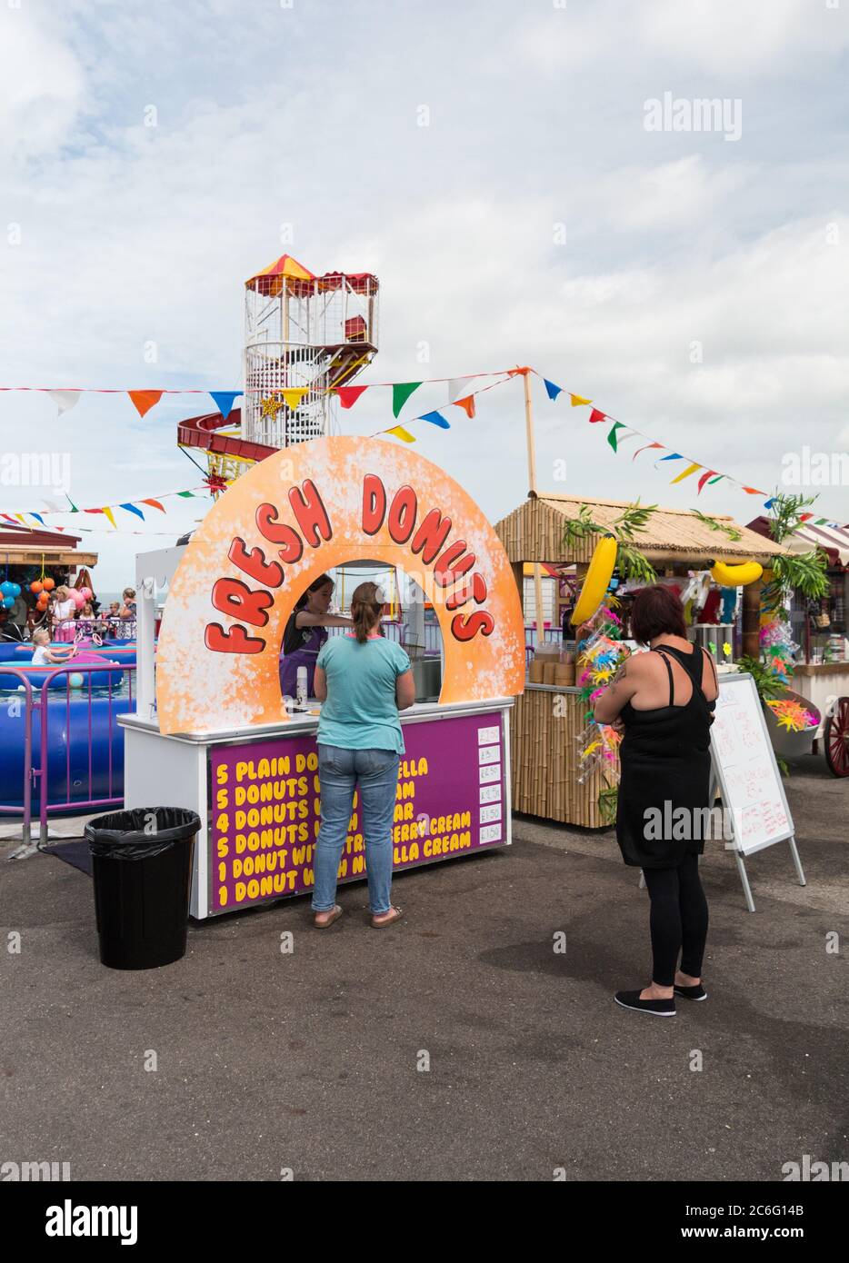 Donut stall hi-res stock photography and images - Alamy