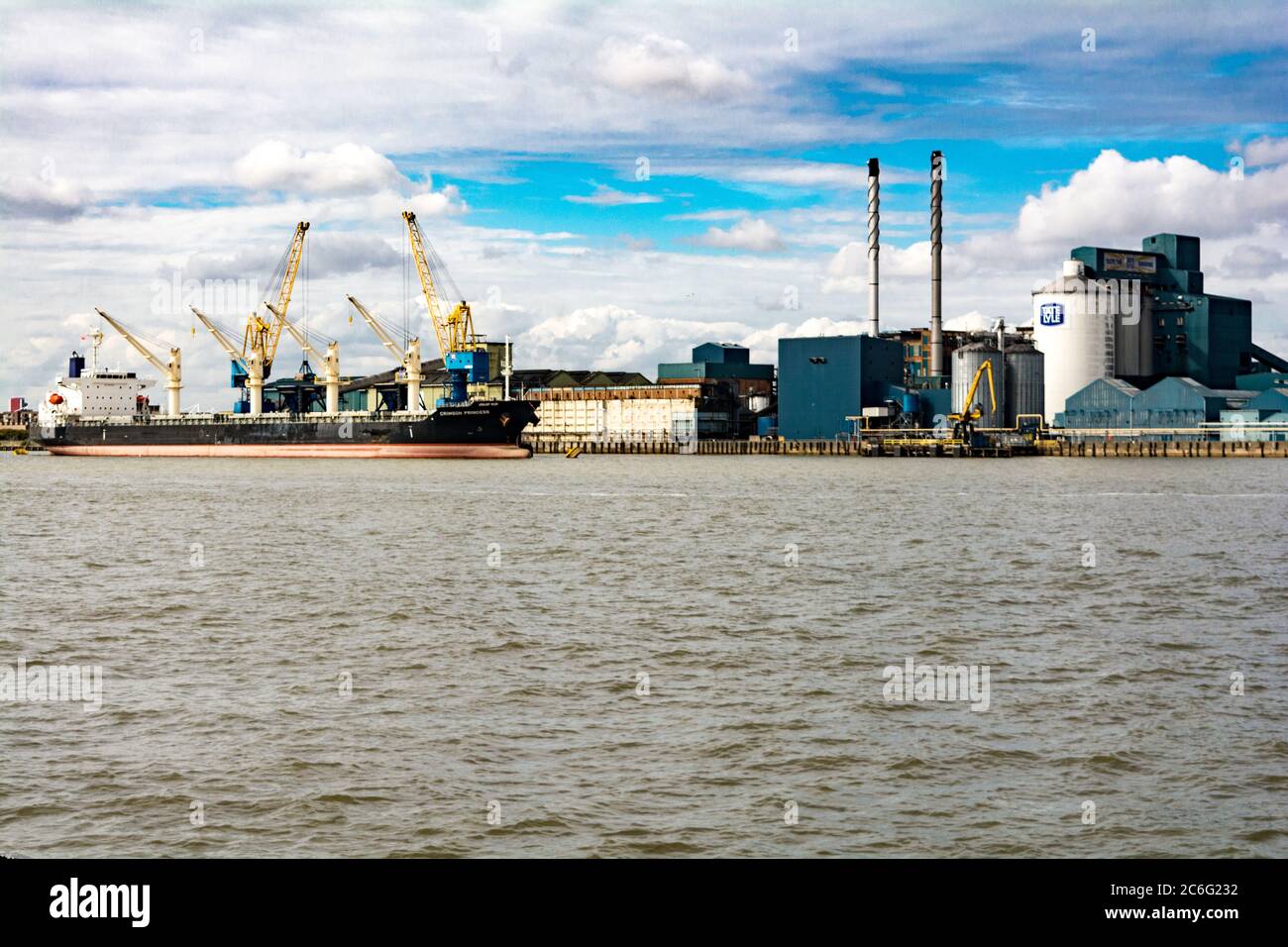 Tate lyle factory silvertown london hi-res stock photography and images ...