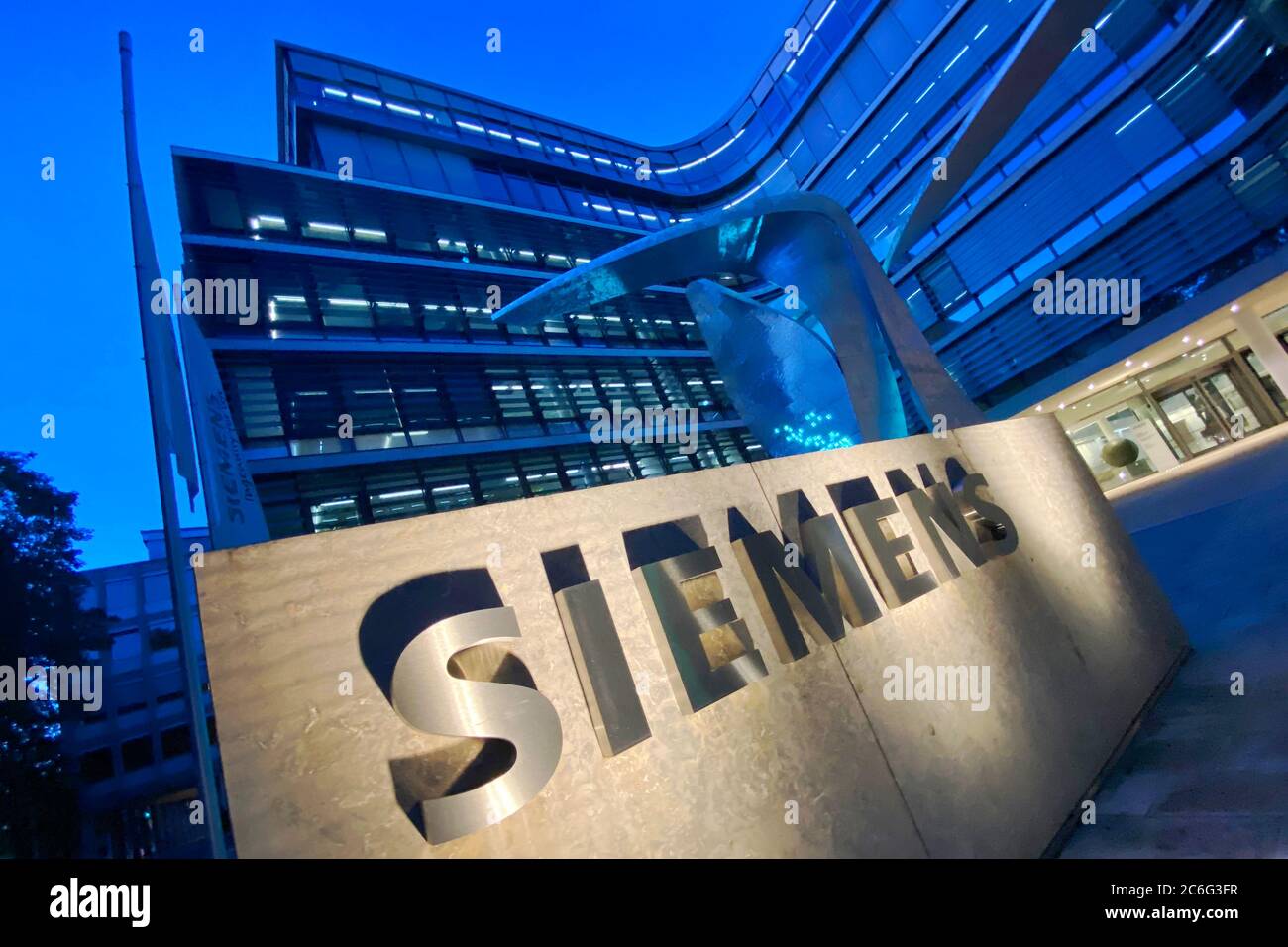 Munich, Deutschland. 09th July, 2020. Exterior view of Siemens ...