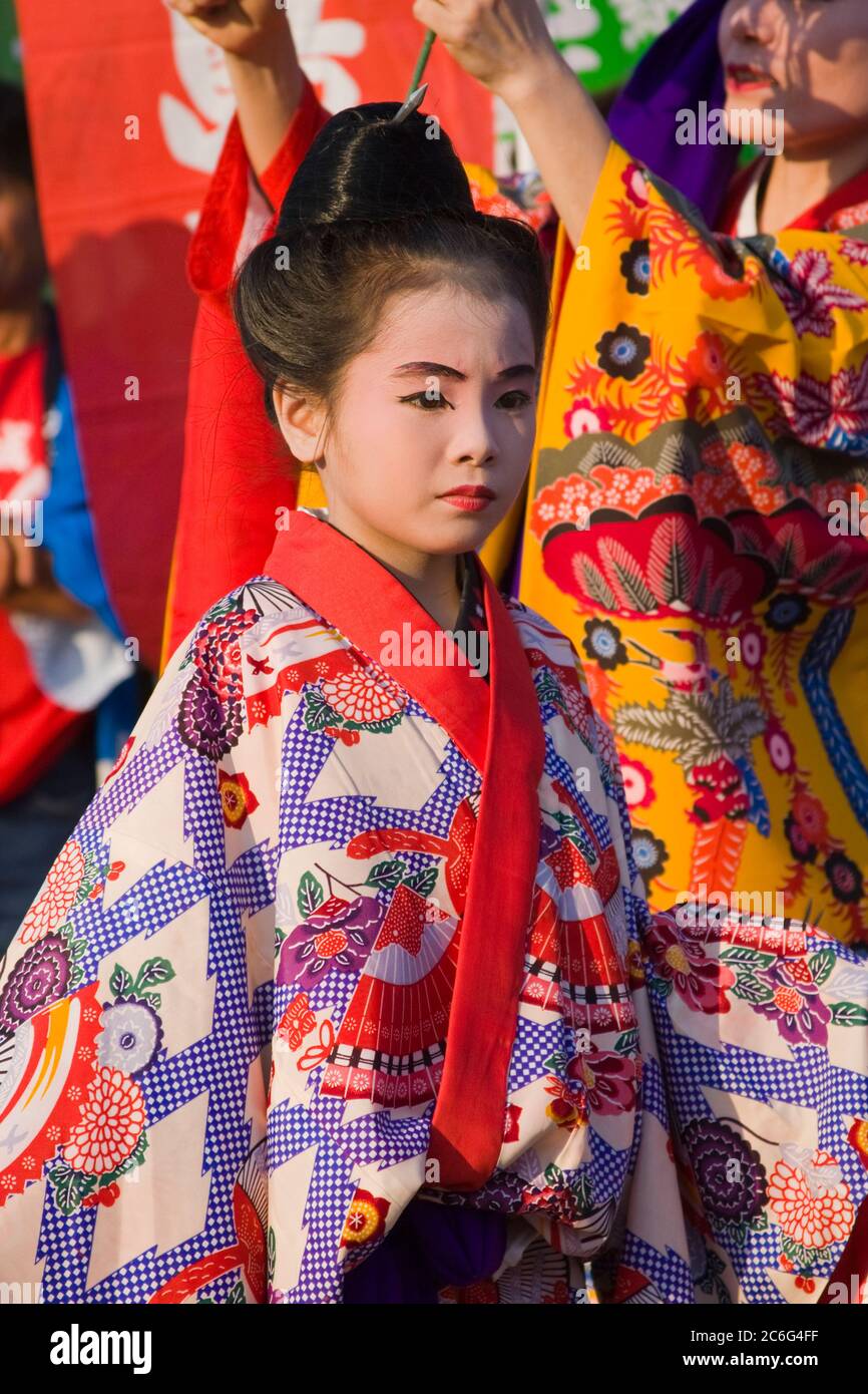 Traditional japanese child dress hi-res stock photography and images ...