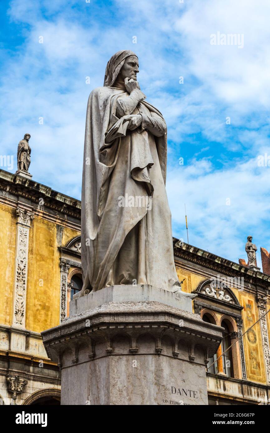 Statue of Dante Alighieri in a summer day in Verona, Italy Stock Photo ...