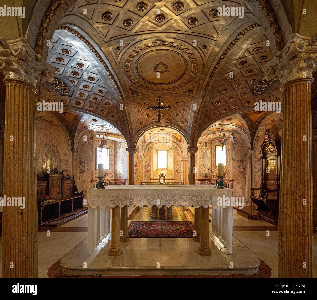 The Crypt inside Modena Cathedral. Italy Stock Photo - Alamy