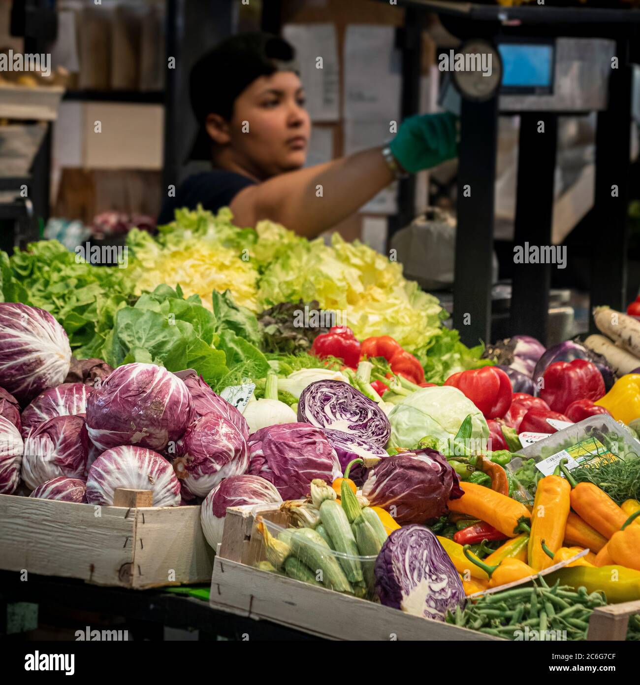 Fruit and Vegetable stall in Mercato Albinelli, Modena, Italy Stock ...