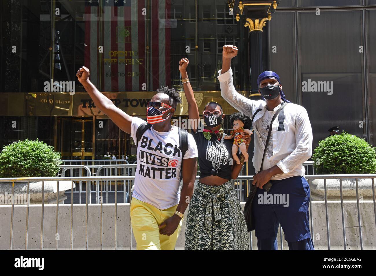 Black power fist hi-res stock photography and images - Alamy