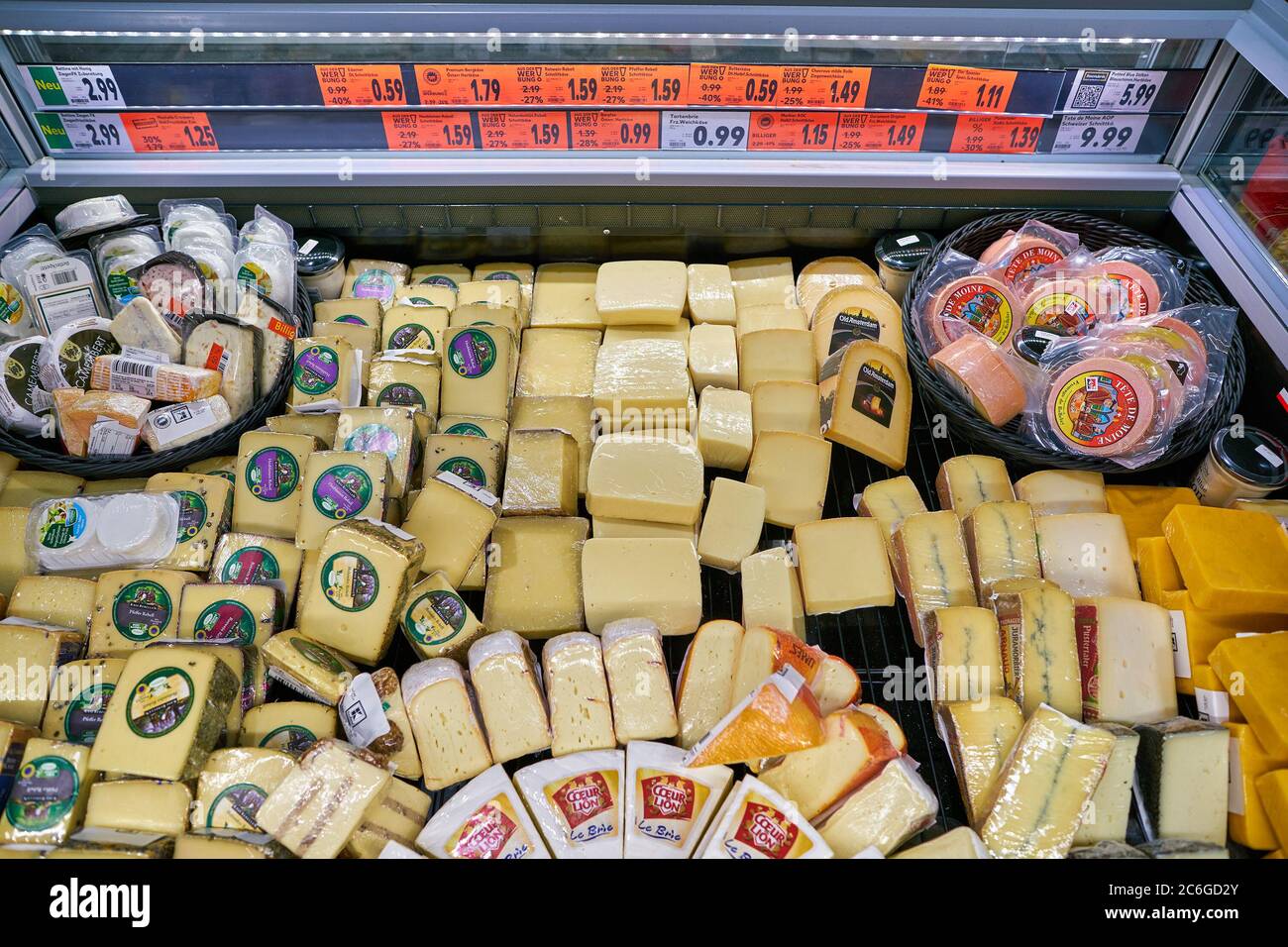 Berlin germany dairy products supermarket hi-res stock photography and ...