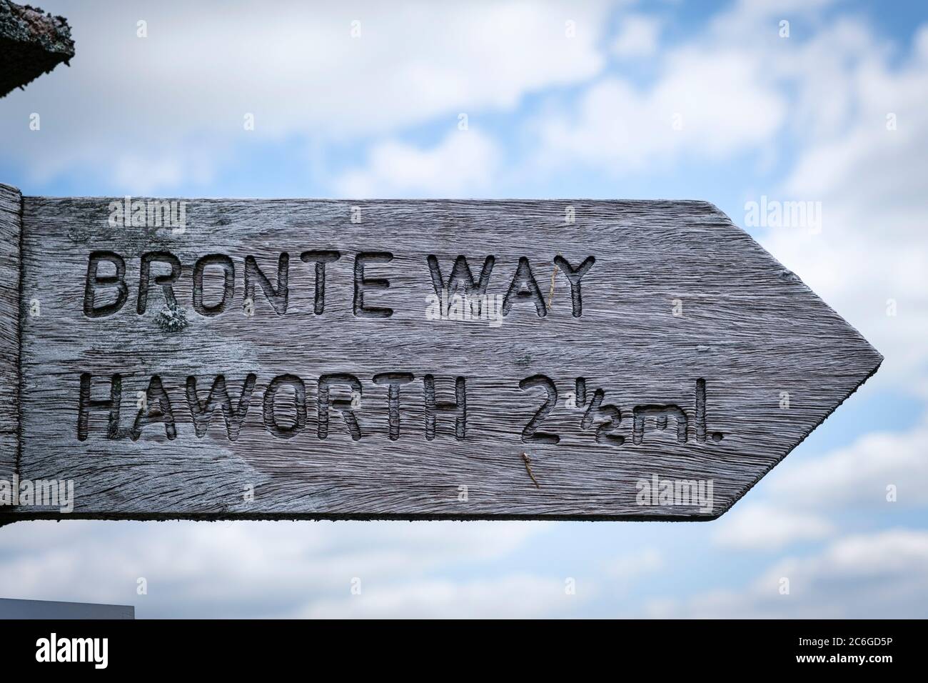 The Bronte Way and Haworth Signpost, Haworth Moor, West Yorkshire ...